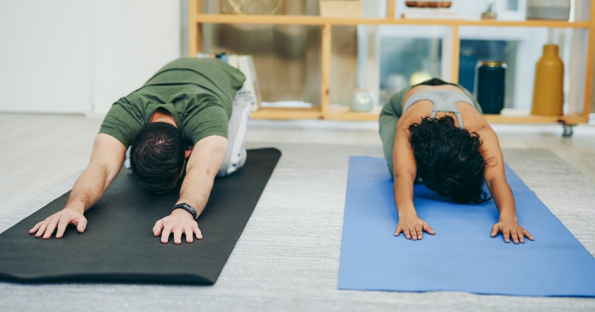 10 postures de yoga contre la constipation qui vous feront caca ...