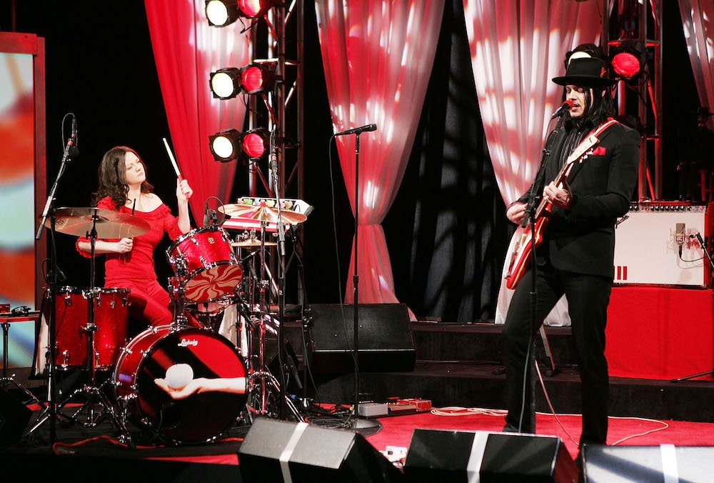 Jack White répond à un tweet viral qualifiant Meg White de "terrible" batteur - Trendy Daddy