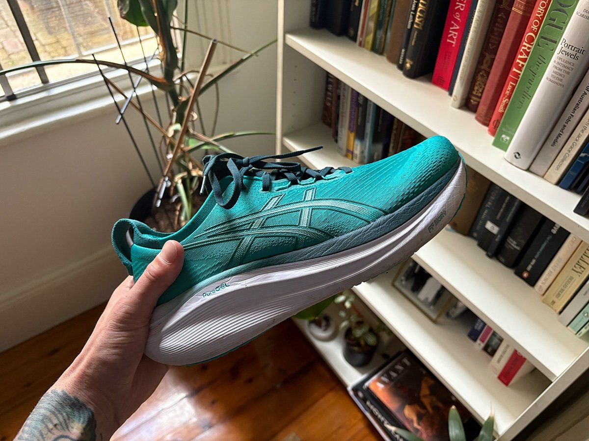 ASICS GEL-NIMBUS 27 Revue: identique, même mais différente - Trendy Daddy